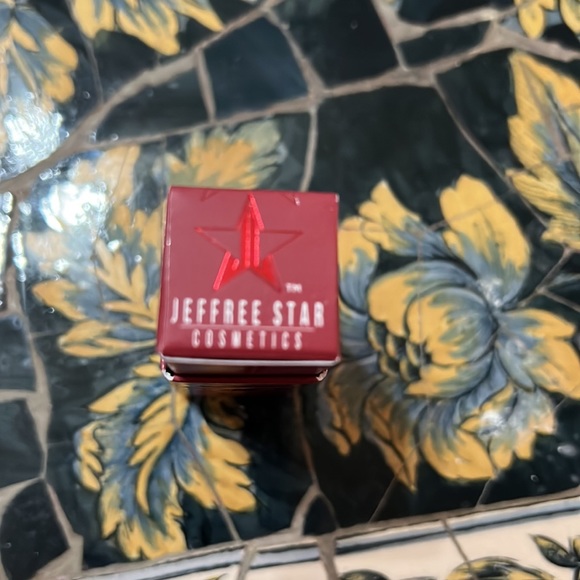 Jeffree Star | Makeup | New Jeffrey Star Velvet Trap Lipstick ...